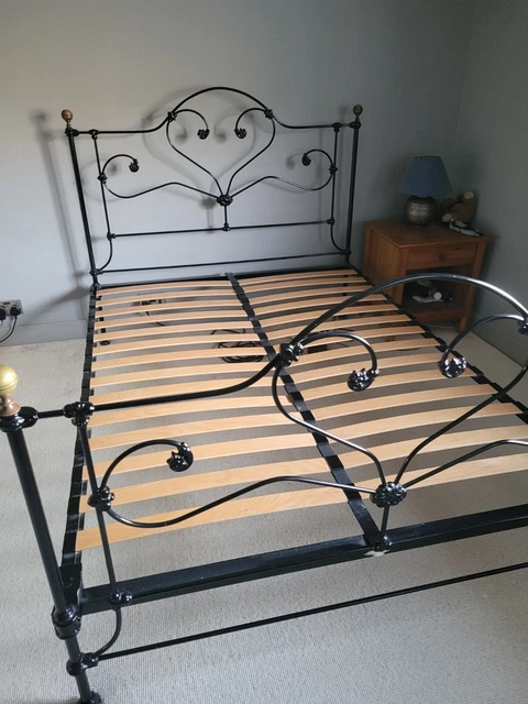 KING SIZE METAL bed frame With Wood Slats And Brass Bedknobs £0.99 - PicClick UK