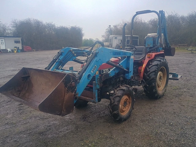 CASE 275 COMPACT tractor with de-mountable front loader and back hoe ...