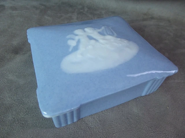 BELLE BONBONIERE SIGNÉE THARAUD, en porcelaine de LIMOGES. EUR 32,00 ...