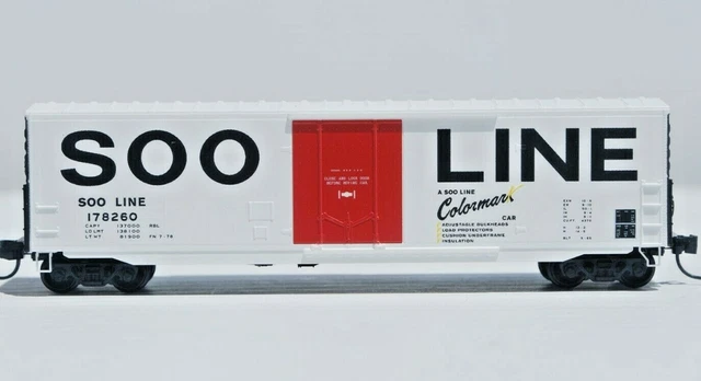 SOO LINE. N Scale 50' Box Car Plug Door without Roof Walk Micro Trains ...