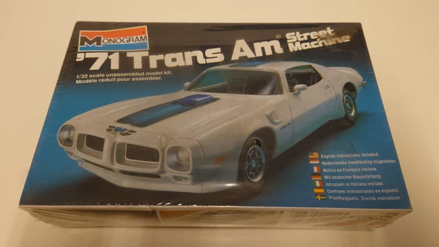 MONOGRAM 1971 PONTIAC Firebird Trans-Am - 1/32 Scale Model Kit ...