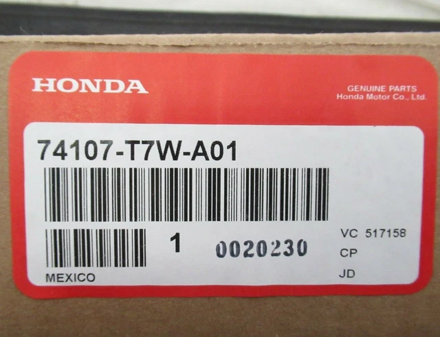GENUINE OEM HONDA 74107-T7W-A01 Passenger Front Fender Flare Molding 16 ...
