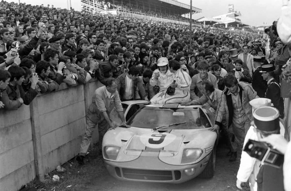 Pedro Rodriguez Lucien Bianchi Ford Gt40 Le Mans 1968 Old Motor Racing