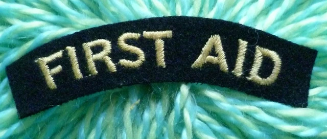 WW2 FIRST AID Shoulder Title Cloth Badge Embroiderry on Black EUR 21,01 ...