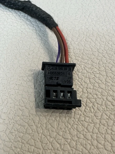 GENUINE MERCEDES - Benz A0285458428 Wiring Loom Connector 3 Pin Plug £ ...