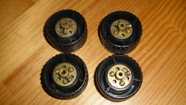 MECCANO FOUR PLASTIC Tyre 187c Four Wheel Centre 187e Four Bush Wheel ...