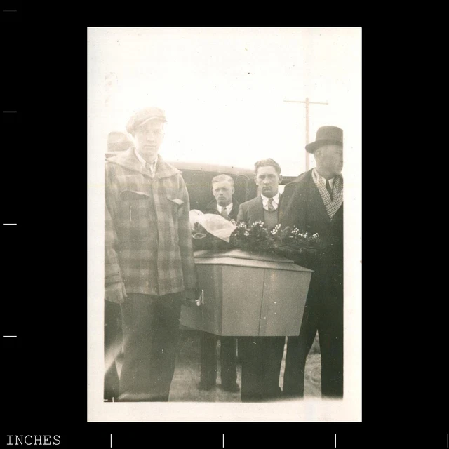 OLD VINTAGE PHOTO POST MORTEM MEN CARRYING COFFIN CASKET FUNERAL ...