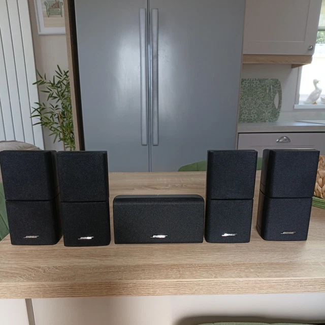 BOSE ACOUSTIMAS DUAL cube speakers x 4 & 1 centre speaker Excellent Con ...