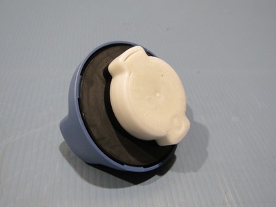 GENUINE MERCEDES ADBLUE TANK FILLER CAP TRUCK GENUINE P/N A0004701805 ...