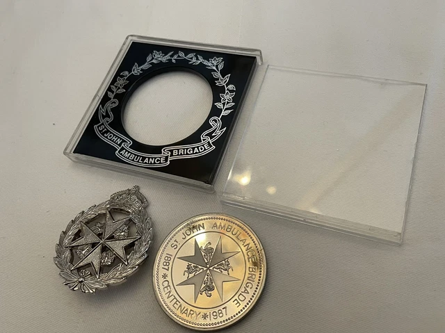 VINTAGE BRIGADE OFFICER Cap Badge + Centenary Coin UK St John’s ...