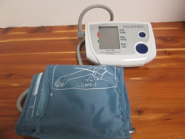 LIFESOURCE ONE STEP Memory Blood Pressure Monitor with Cuff UA-767 Plus ...