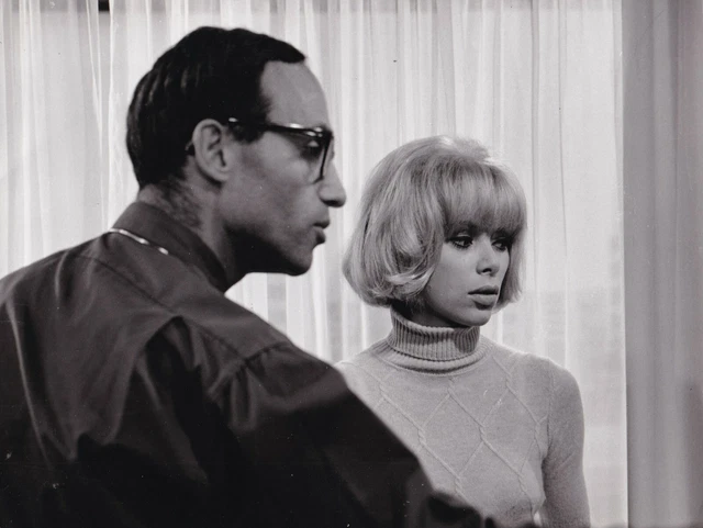 TOURNAGE NICOLAS GESSNER Mireille Darc la blonde de Pékin Original Vintage 1967 EUR 19,90 ...