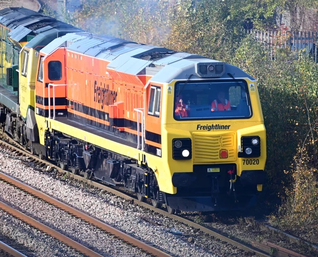 CLASS 70 NO 70020 in new freightliner at midland road £1.20 - PicClick UK