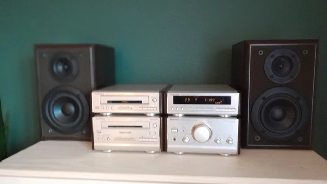TECHNICS HD50/60/70 MINI Hi-Fi System. With Speakers and remote.Mint ...