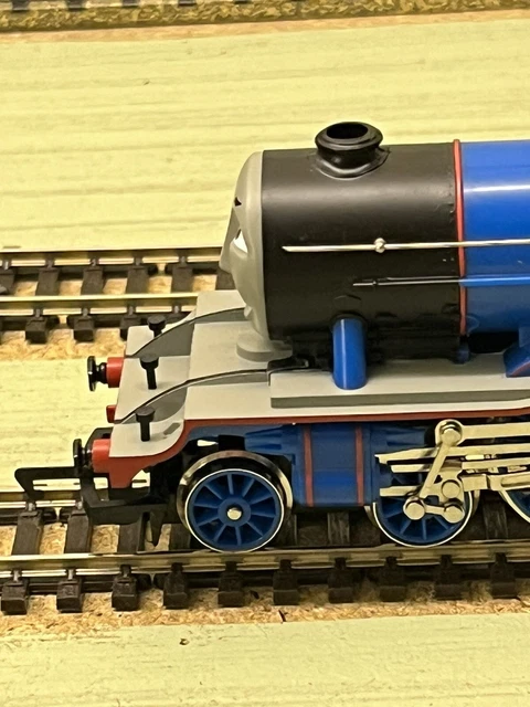 HORNBY THOMAS AND Friends Gordon the Big Blue Engine Steam Locomotive ...