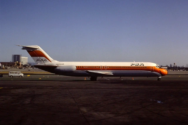 ORIGINAL 35MM COLOUR slide of PSA Douglas DC-9-32 N904AK in 1983 £2.02 ...