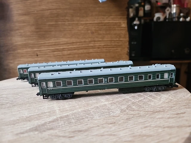 N GAUGE 3 By Piko Green Coaches 2 X Corridor 1 Normal £25.00 - PicClick UK