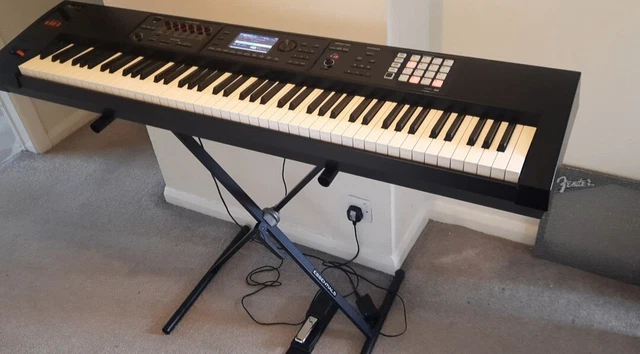 ROLAND FA-08 KEYBOARD synthesiser with 88 Weighted Keys - Plus Sustain ...