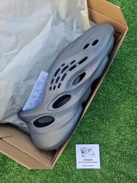 ADIDAS YEEZY FOAM Runner Carbon UK 11 EUR 151,79 - PicClick IT