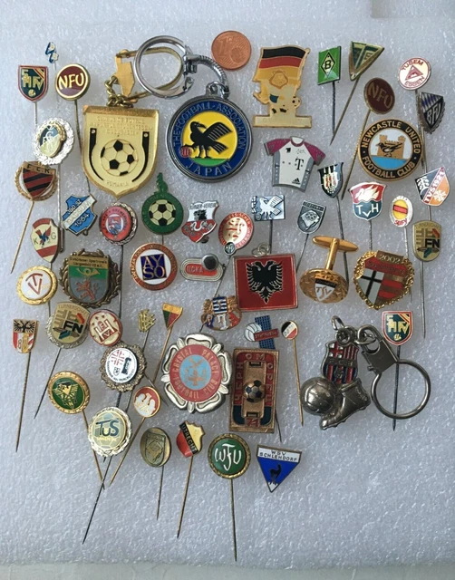 KONVOLUT ABZEICHEN ANSTECKNADEL Pins usw., 55 Stk., Fußball, Sport EUR ...