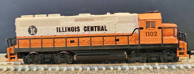 ATLAS EMD GP30 Phase I N Scale Locomotive #1102 Illinois Central - DCC ...