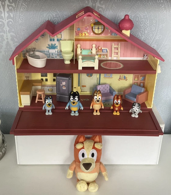 CBEEBIES/DISNEY BLUEY’S Family Home Play Set Toys With Figures ...