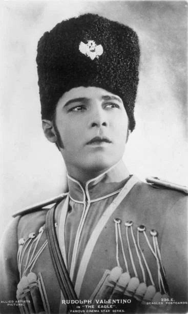 ITALIAN-AMERICAN LEADING MAN and great romantic idol Rudolph Va- 1925 ...