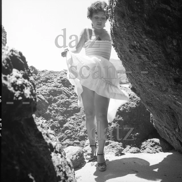 1960s Negative Sexy Pinup Girl At The Beach Cheesecake T460462 9 29