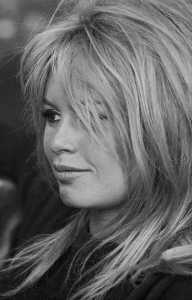 BRIGITTE BARDOT DURING the filming of Vie privee 1961 Saint-Tropez OLD ...