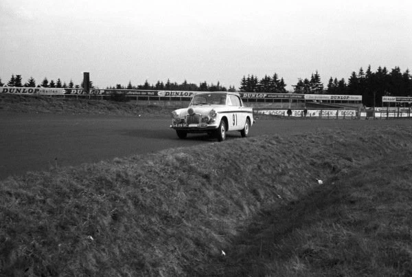 IAN &TINY& LEWIS & Ken Ballisat, Sunbeam Rapier 1963 Rally Car Racing ...
