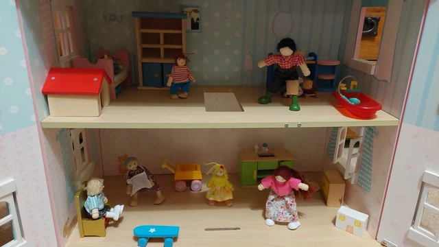 WOODEN DOLLS HOUSE with characters and furniture £15.08 - PicClick UK
