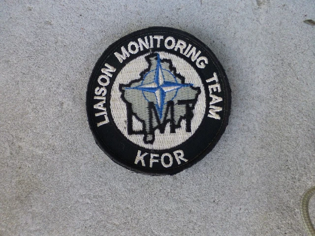 INSIGNE TISSU LIAISON MONITORING TEAM LMT KFOR KOSOVO. FRENCH BADGE EUR ...