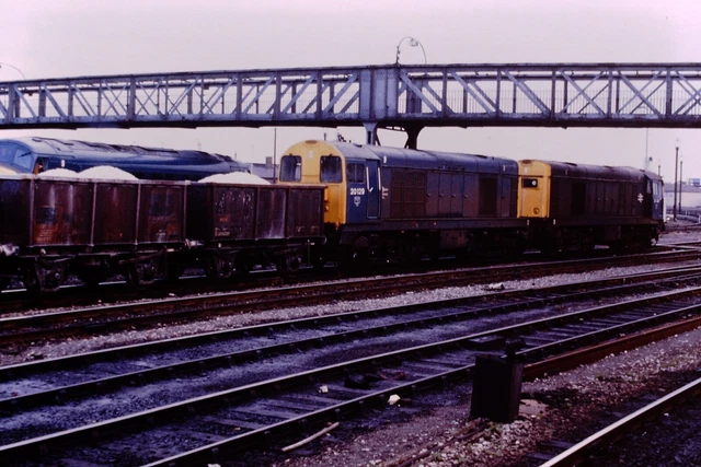 1985 BRITISH RAIL BR Diesel Loco 20129 Railway Slide Ref 2874 £4.99 ...