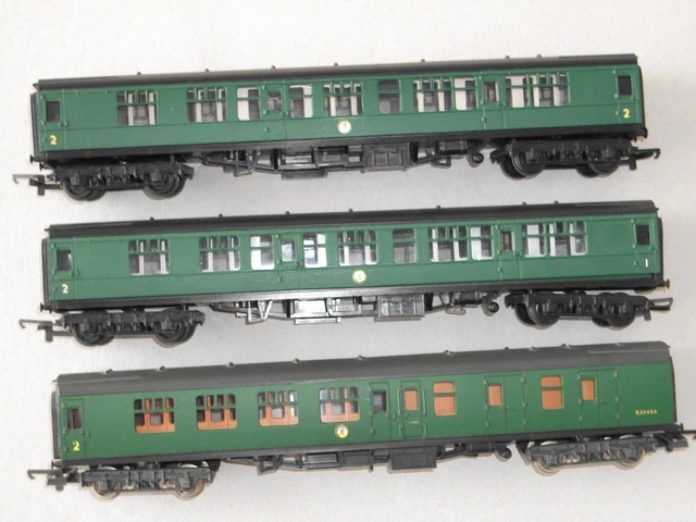 SOUTHERN REGION BR Mk1 Coaches Green 00 Gauge. Lot 1. £37.08 - PicClick UK