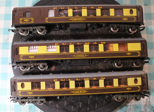 WRENN VINTAGE PULLMAN Coaches x3, Aries +Cars No 73 and 77 in Umber and ...