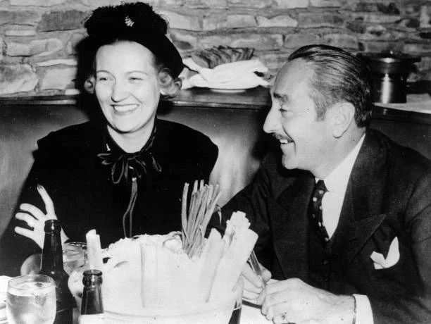 ACTOR ADOLPHE MENJOU & his wife Veree Teasdale Veree Hollywood 1930 Old ...