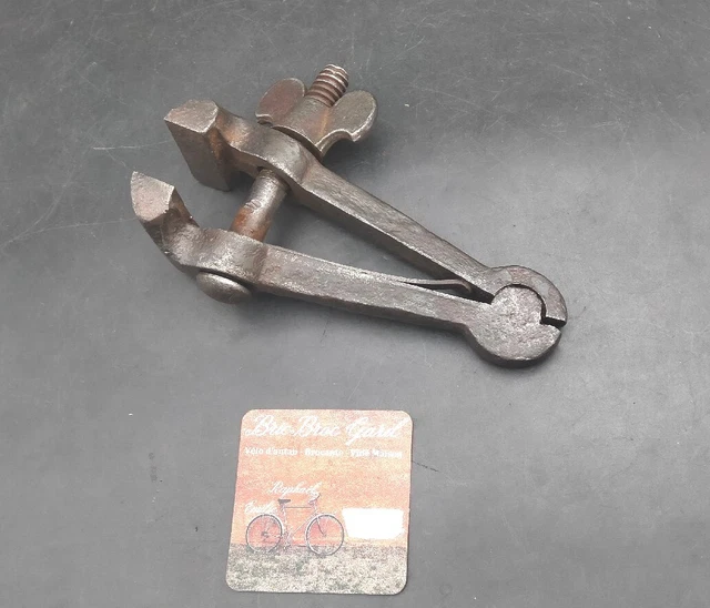 OUTIL ANCIEN : Etau A Main acier forgé Old Tool 15cm EUR 19,99 ...