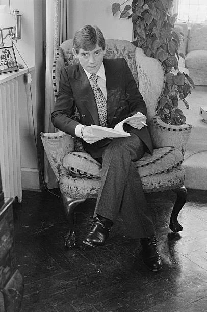 ENGLISH ACTOR ANTHONY Andrews Pictured At Home 1978 OLD PHOTO 1 £4.70 ...