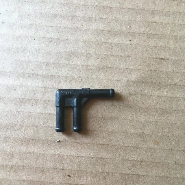 FORD FOCUS 2005-2010 Mk2 Engine Vacuum Plastic Hose Splitter EUR 8,66 ...