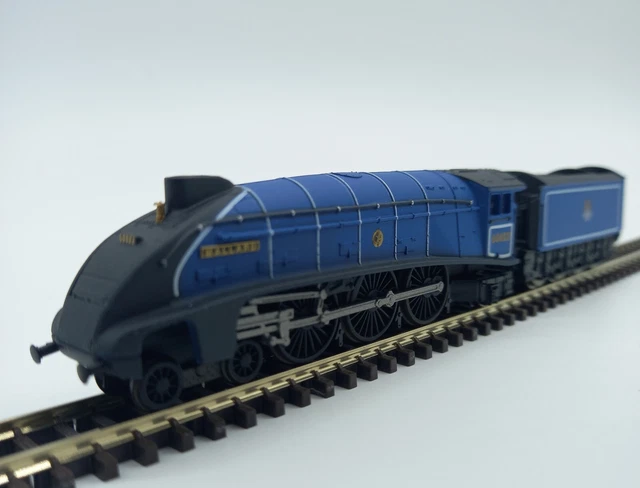 N GAUGE SCALE LNER 60022 Mallard Steam Locomotive Train Model Railway £ ...