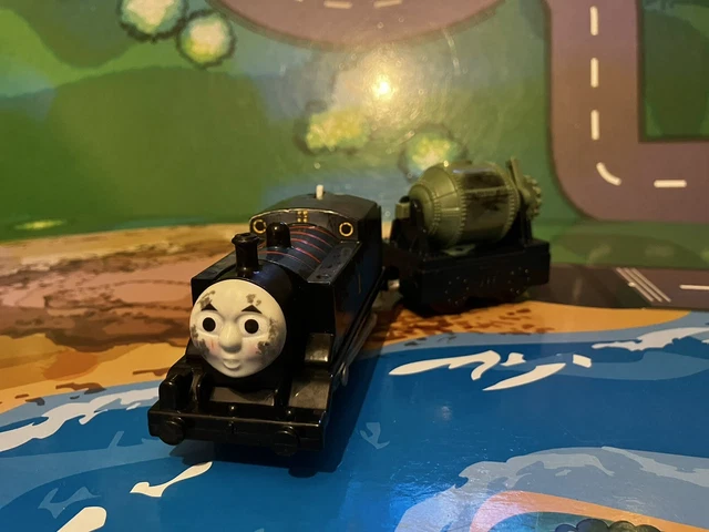 TRACKMASTER STEELWORKS THOMAS Thomas & Friends Motorised Battery Train ...