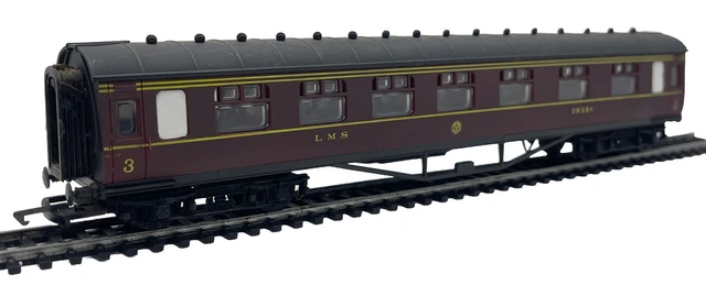 AIRFIX OO GAUGE 39351 1St & 3Rd Class Lms Maroon Coach Model Railway ...