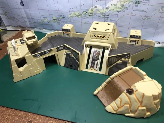 1995 MICRO MACHINES Light Tower Military Night Attack Bunker Parts ...