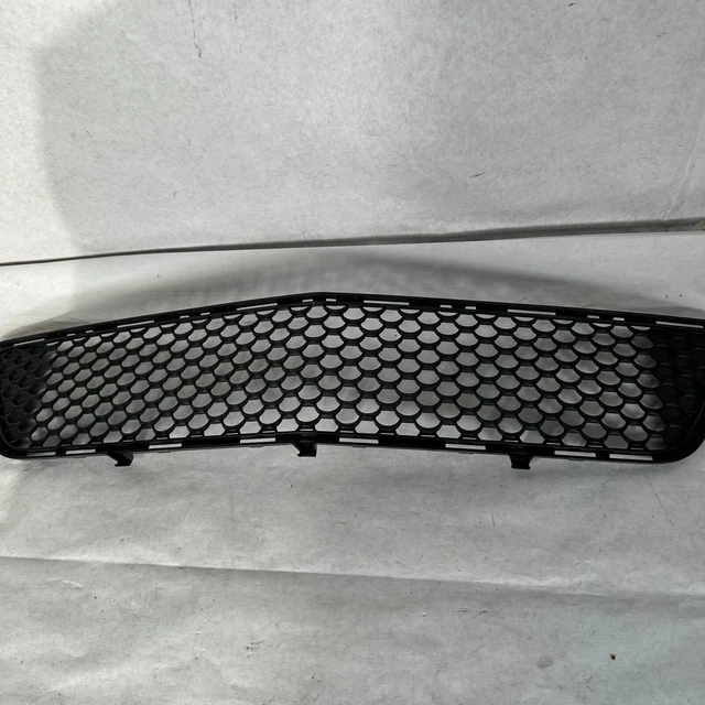 GRILLE CENTRALE DE pare choc avant Mercedes Benz C63 AMG 2008 - 2011 ...