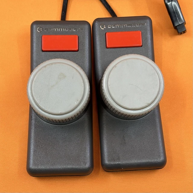 COMMODORE PADDLE CONTROLLERS Suit Commodore 64 Vic-20 Working EUR 29,42 ...