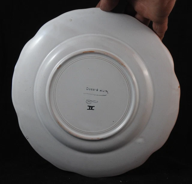 ASSIETTE EN FAIENCE de saint radegonde signé a la hache decor au ...