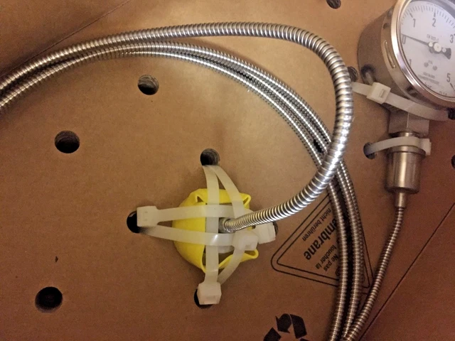 WIKA PRESSURE GAUGE & probe 232.50.100 -1/+5Bar 9922.01 new as per pics ...