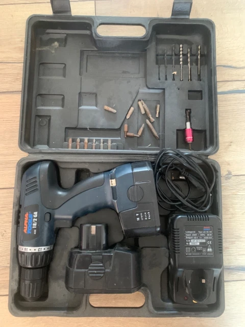 AKKU SCHRAUBER ALPHA-TOOLS AS 18 V, mit 2 Akkus und ladegerät ...