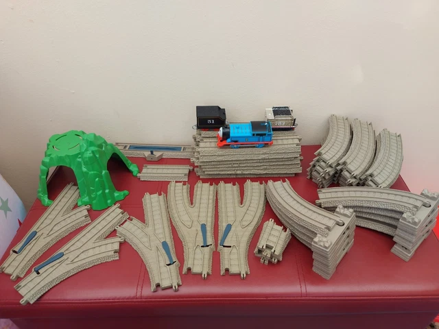 THOMAS THE TANK Engine And Friends Trackmaster Track Bundle And Train ...