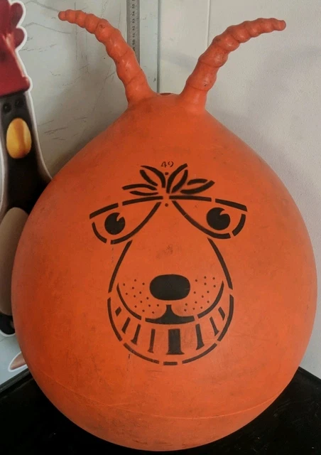 VINTAGE RETRO COLLECTABLE 1970s Space Hopper in good condition (holds ...